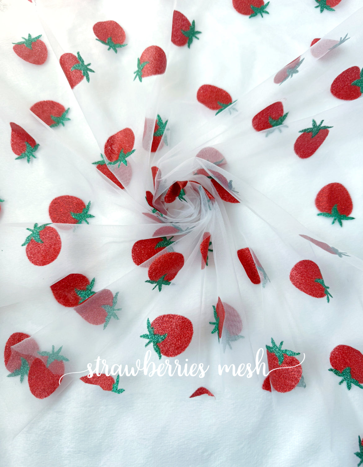 Strawberries mesh – Milan Fabrics