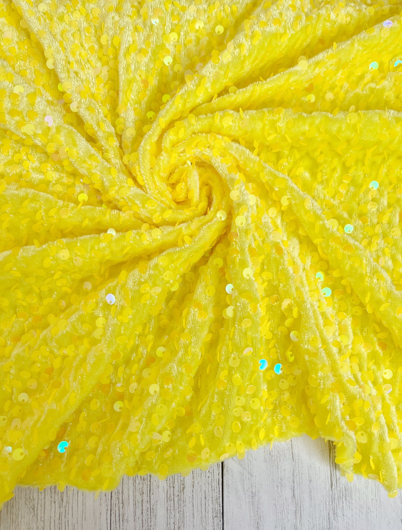 Velvet sequin yellow – Milan Fabrics